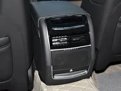 凯迪拉克CT6 2017款 40T 铂金版 凯迪拉克 29/38张图片大全_汽车座椅图库-汽车之家