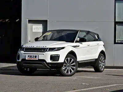 揽胜极光 2018款 240PS SE 智耀版 路虎 1/7张图片大全_汽车外观图库_富士白-汽车之家