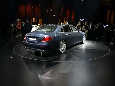 奔驰E级 2017款 E 320 L 4MATIC 奔驰 12/16张图片大全_汽车外观图库-汽车之家