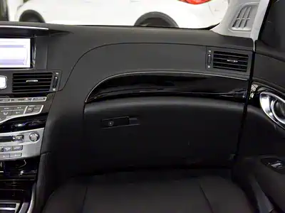 英菲尼迪Q70 2017款 Q70L 2.5L 精英版 英菲尼迪 4/28张图片大全_汽车内饰图库-汽车之家
