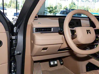 猛士M817 2025款 Pro 猛士 6/119张图片大全_汽车内饰图库-汽车之家