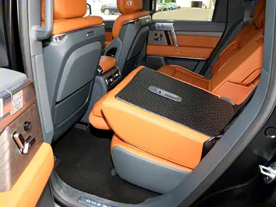 猛士917 2023款 纯电基础版 猛士 58/85张图片大全_汽车座椅图库-汽车之家