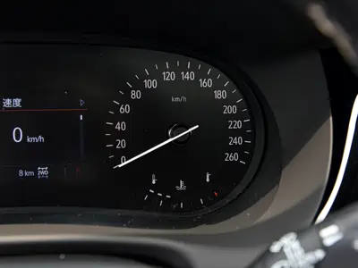 昂科旗 2022款 652T 四驱尊贵型 7座 别克 14/63张图片大全_汽车内饰图库-汽车之家