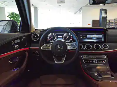奔驰E级 2019款 E 200 L 运动型 奔驰 2/51张图片大全_汽车内饰图库-汽车之家