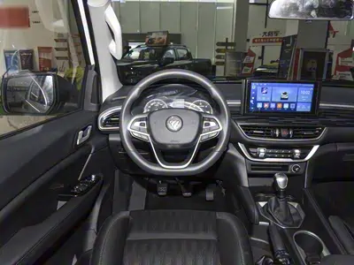 将军F9 2025款 2.0T 柴油手动两驱标轴 创富版 福田 2/49张图片大全_汽车内饰图库-汽车之家