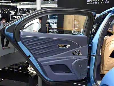 飞驰 2022款 6.0T W12 Mulliner 宾利 12/53张图片大全_汽车座椅图库-汽车之家