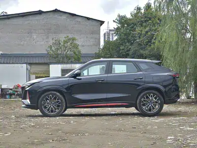 长安欧尚Z6 2023款 蓝鲸 1.5T DCT智酷型 长安欧尚 4/7张图片大全_汽车外观图库_星钻黑-汽车之家