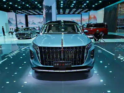 红旗HS7 2023款 HEV基本型 7座 红旗 2/8张图片大全_汽车外观图库-汽车之家