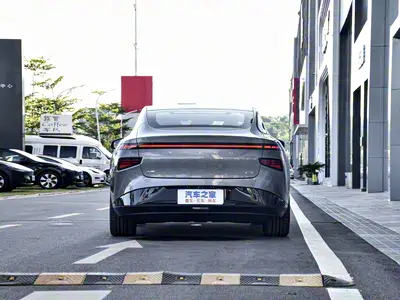 小鹏P7 2022款 586G 小鹏 6/7张图片大全_汽车外观图库-汽车之家