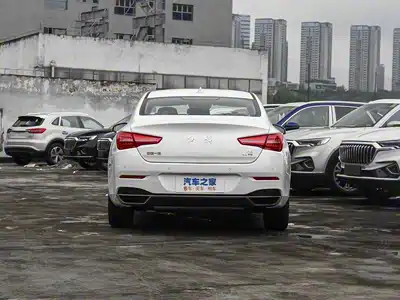 红旗H5 2020款 1.8T 自动智联旗韵版 红旗 6/7张图片大全_汽车外观图库_珠光白-汽车之家