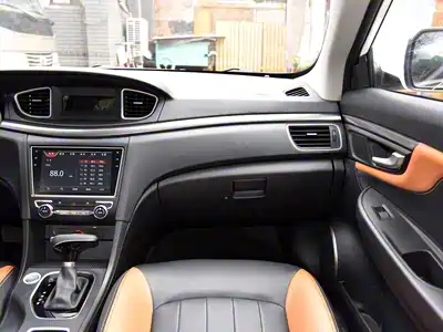 奔腾B50 2019款 1.4T 自动精英型 奔腾 4/30张图片大全_汽车内饰图库-汽车之家