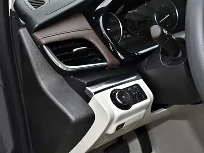 别克GL8 2020款 陆上公务舱 652T 舒适型 别克 6/54张图片大全_汽车内饰图库-汽车之家