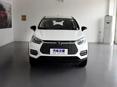 元新能源 2019款 EV360 智联领动型 比亚迪 2/7张图片大全_汽车外观图库-汽车之家