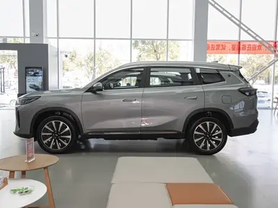 风云T8 2025款 1.5T 130km 豪华版5座 奇瑞风云 4/16张图片大全_汽车外观图库_流光银-汽车之家