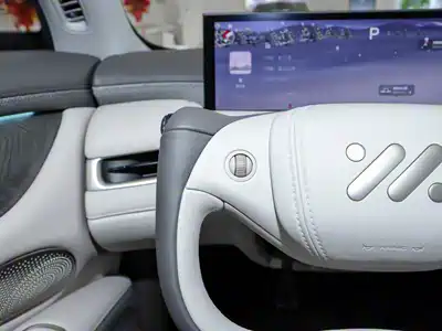 智己LS6 2025款 长续航灵蜥智享剧院版 智己汽车 9/58张图片大全_汽车内饰图库-汽车之家