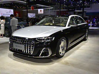 奥迪A8 2024款 A8L Horch创始人版 60TFSI 奥迪 1/8张图片大全_汽车外观图库-汽车之家