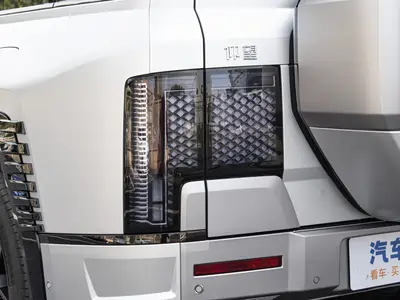 仰望U8 2023款 豪华版 仰望 42/357张图片大全_汽车细节图库-汽车之家