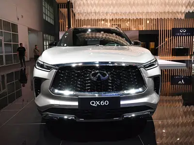 英菲尼迪QX60 2024款 2.0T 四驱旗舰版 英菲尼迪 2/7张图片大全_汽车外观图库_黑色/流光铂金-汽车之家