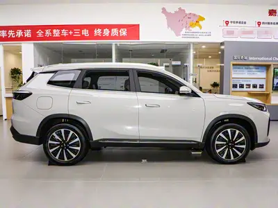 风云T8 2025款 1.5T 130km 尊贵版 5座 奇瑞风云 8/40张图片大全_汽车外观图库-汽车之家