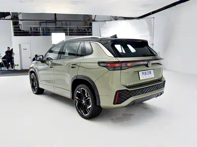 探岳 2025款 探岳L 380TSI 四驱豪华Easy包 大众 5/8张图片大全_汽车外观图库_黑色/雅丹青-汽车之家