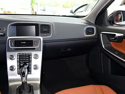 沃尔沃S60 2017款 S60L T3 智进版 沃尔沃 4/26张图片大全_汽车内饰图库-汽车之家