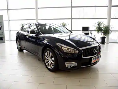 英菲尼迪Q70 2017款 Q70L 2.5L 精英版 英菲尼迪 3/6张图片大全_汽车外观图库-汽车之家