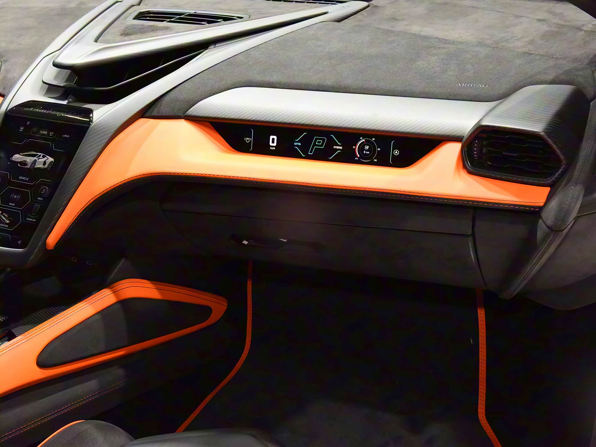 【图】兰博基尼 Revuelto 2023上海车展_994885_汽车之家