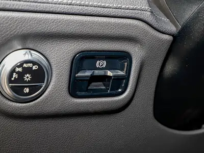 奔驰EQS SUV 2023款 450 4MATIC 豪华版 奔驰 9/130张图片大全_汽车内饰图库-汽车之家