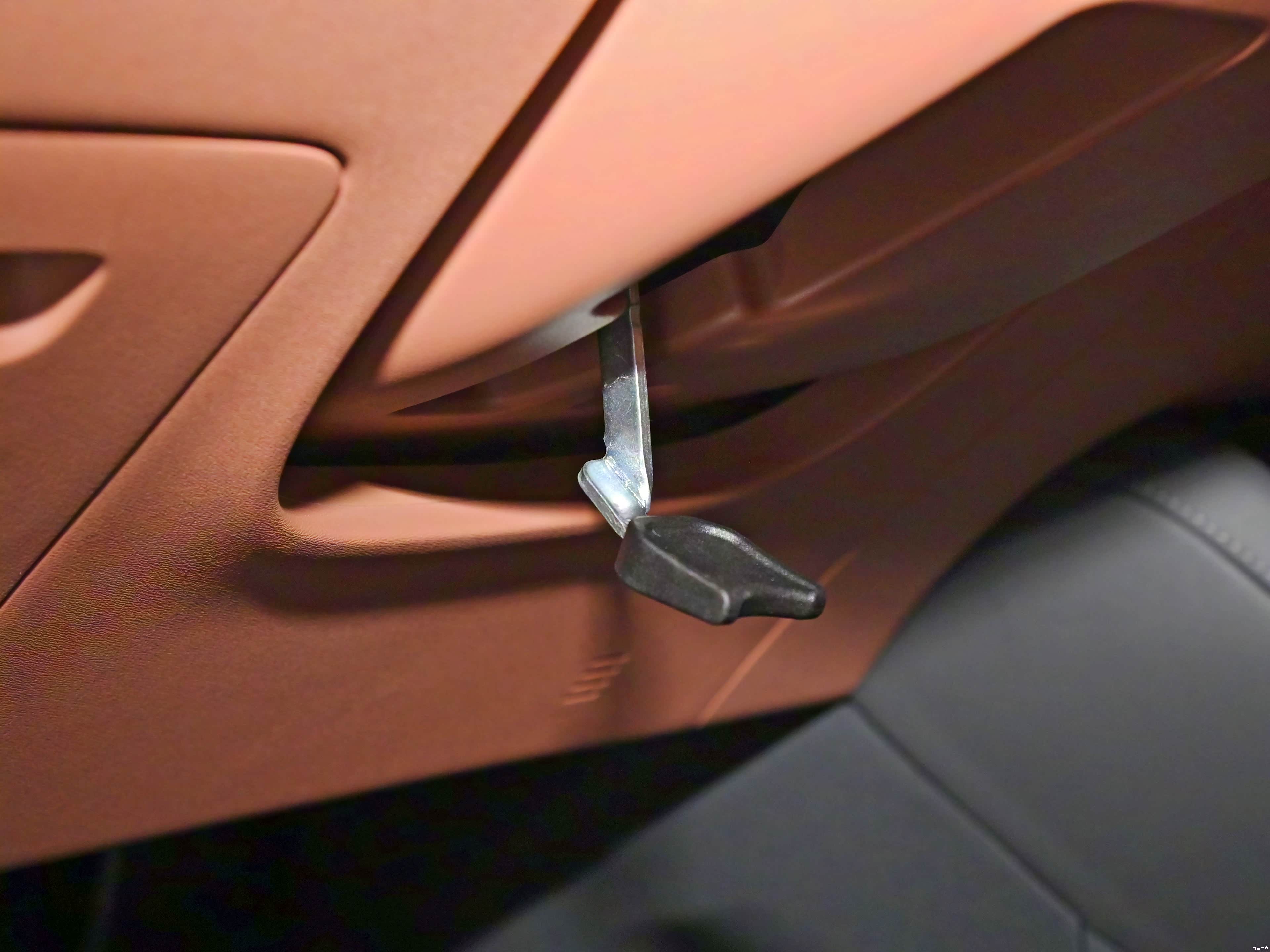 长安启源A07 2023款 增程 200 Max 长安启源 13/27张图片大全_汽车内饰图库_赤缇红-汽车之家