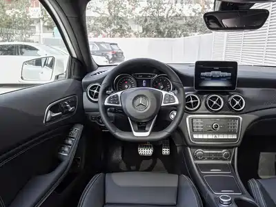 奔驰GLA 2019款 GLA 260 4MATIC 运动型 奔驰 2/25张图片大全_汽车内饰图库-汽车之家