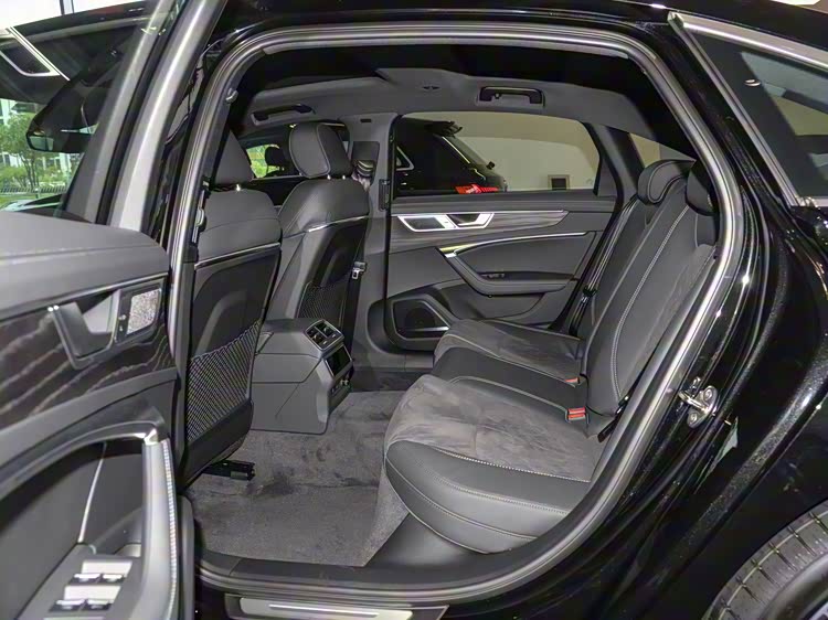 奥迪A6L和A7L对比，谁是豪华轿车的最佳选择？_车家号_发现车生活_汽车之家