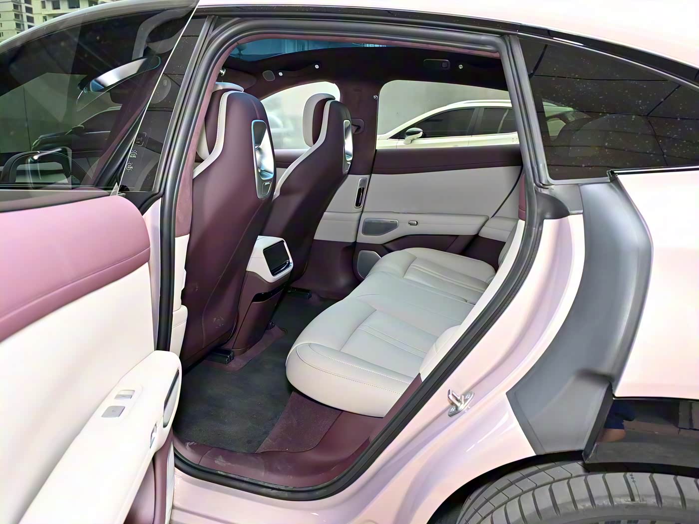 小米YU7 2025款 超长续航高性能四驱Max版 小米汽车 118/386张图片大全_汽车座椅图库-汽车之家