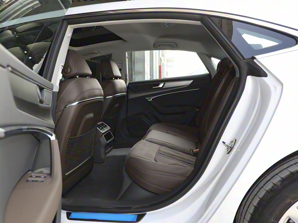 奥迪A7L豪华之选：无框车门设计与魅力细节探索_车家号_发现车生活_汽车之家