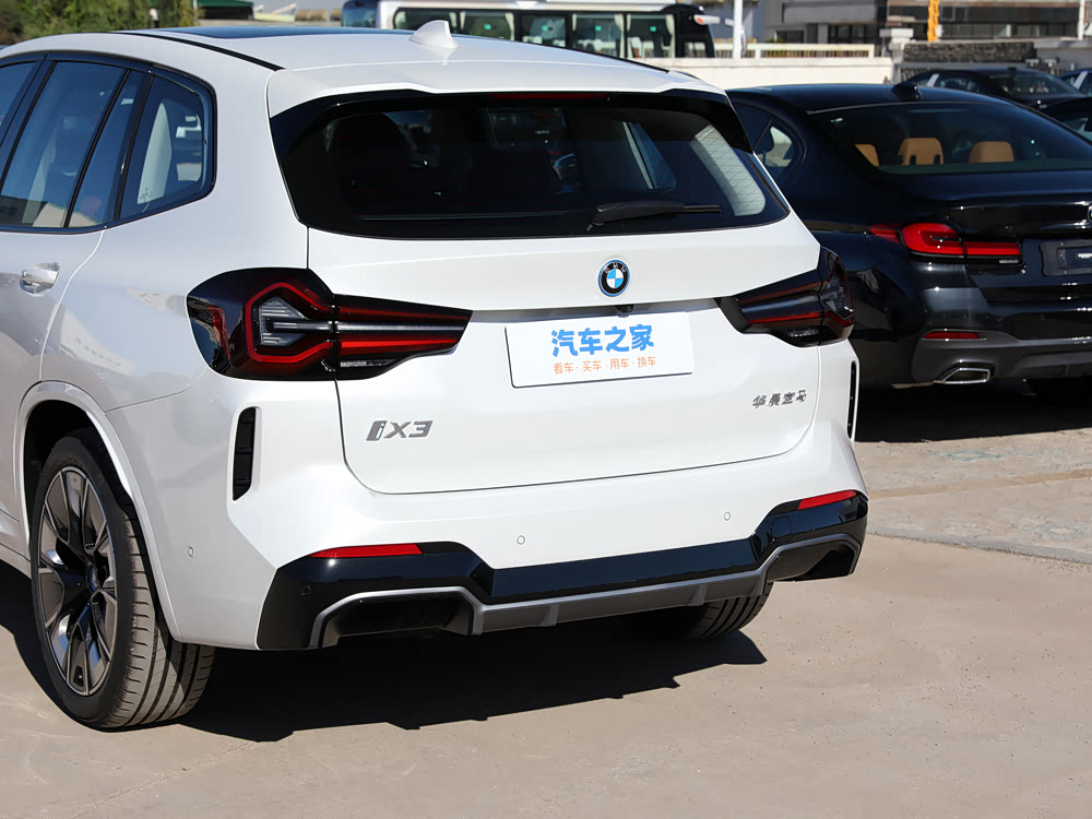 豪华电动SUV对决：宝马iX3与iX1深度比较_车家号_发现车生活_汽车之家