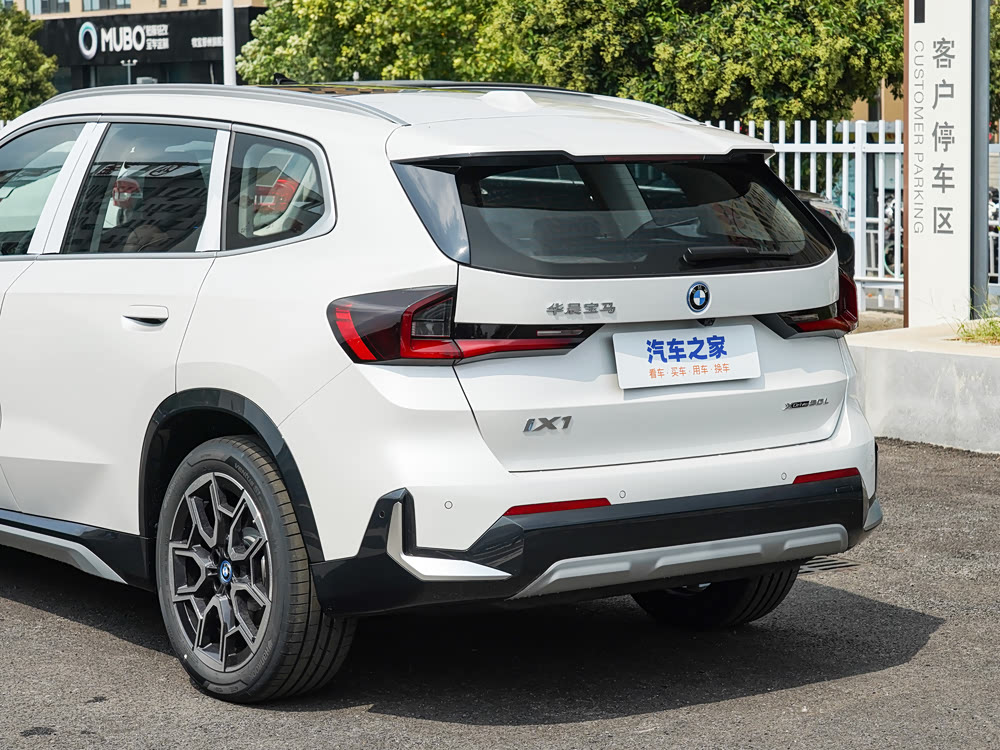 豪华电动SUV对决：宝马iX3与iX1深度比较_车家号_发现车生活_汽车之家