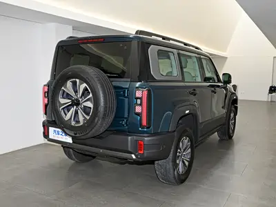 北京越野BJ40 2024款 2.0T 全新城市猎人版 至尊型 北京越野 6/73张图片大全_汽车外观图库-汽车之家