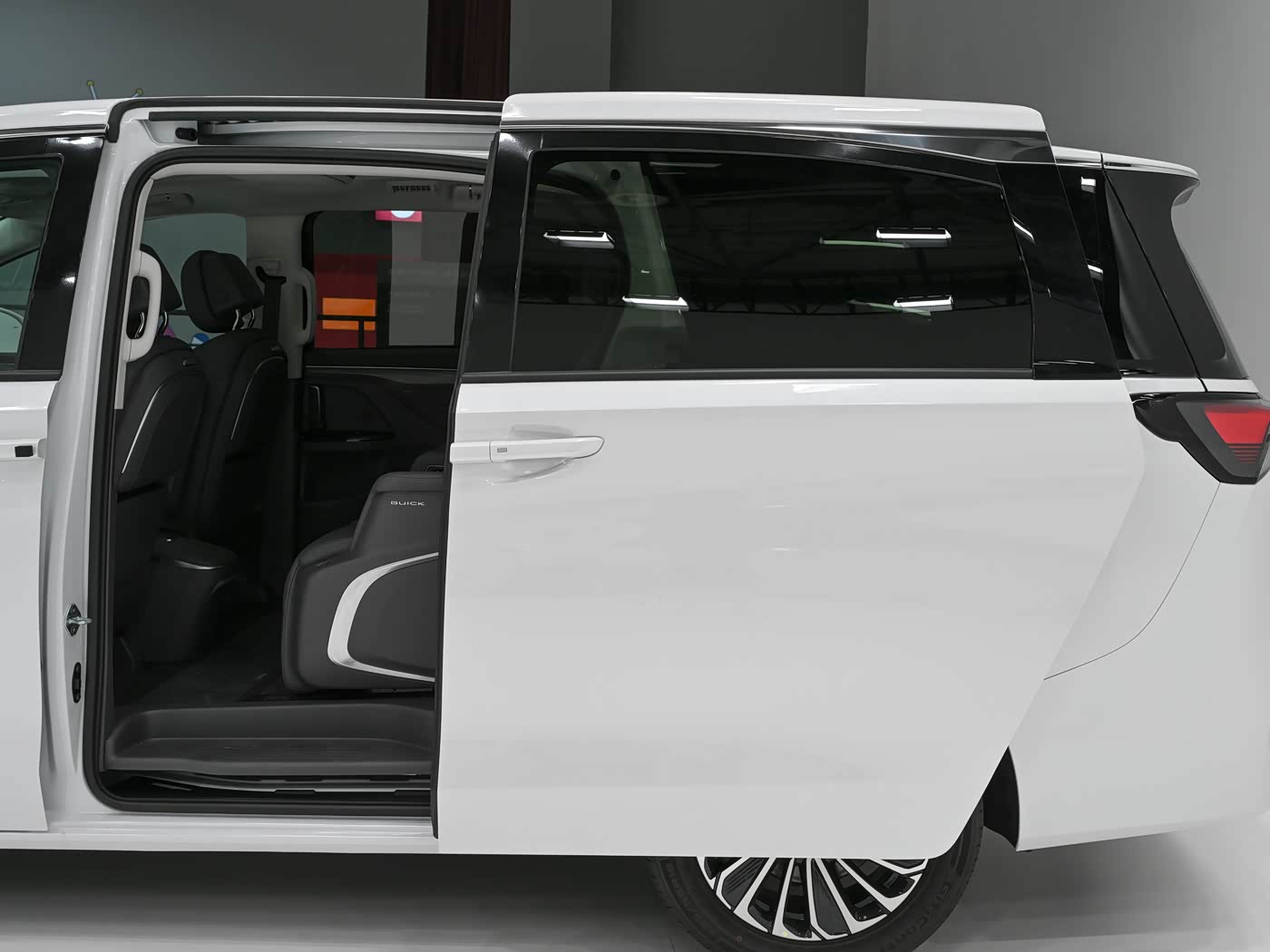 别克GL8新能源 2025款 陆尚 尊享版 7座 别克 79/192张图片大全_汽车座椅图库-汽车之家