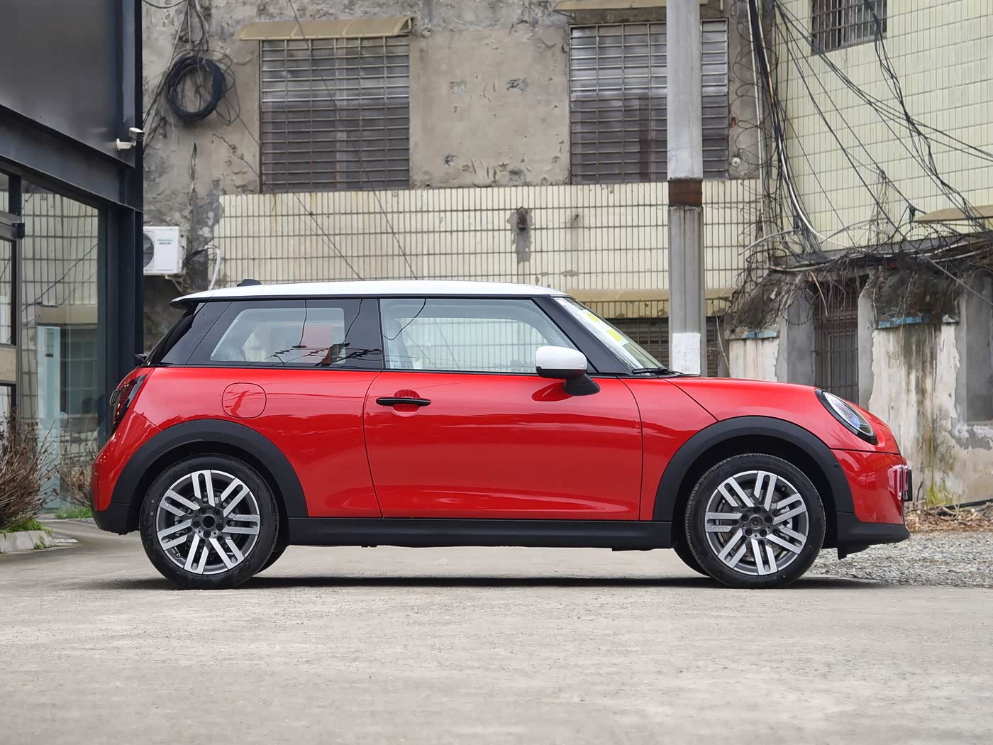 MINI 2025款 1.5T COOPER 经典派 MINI 93/111张图片大全_汽车外观图库-汽车之家