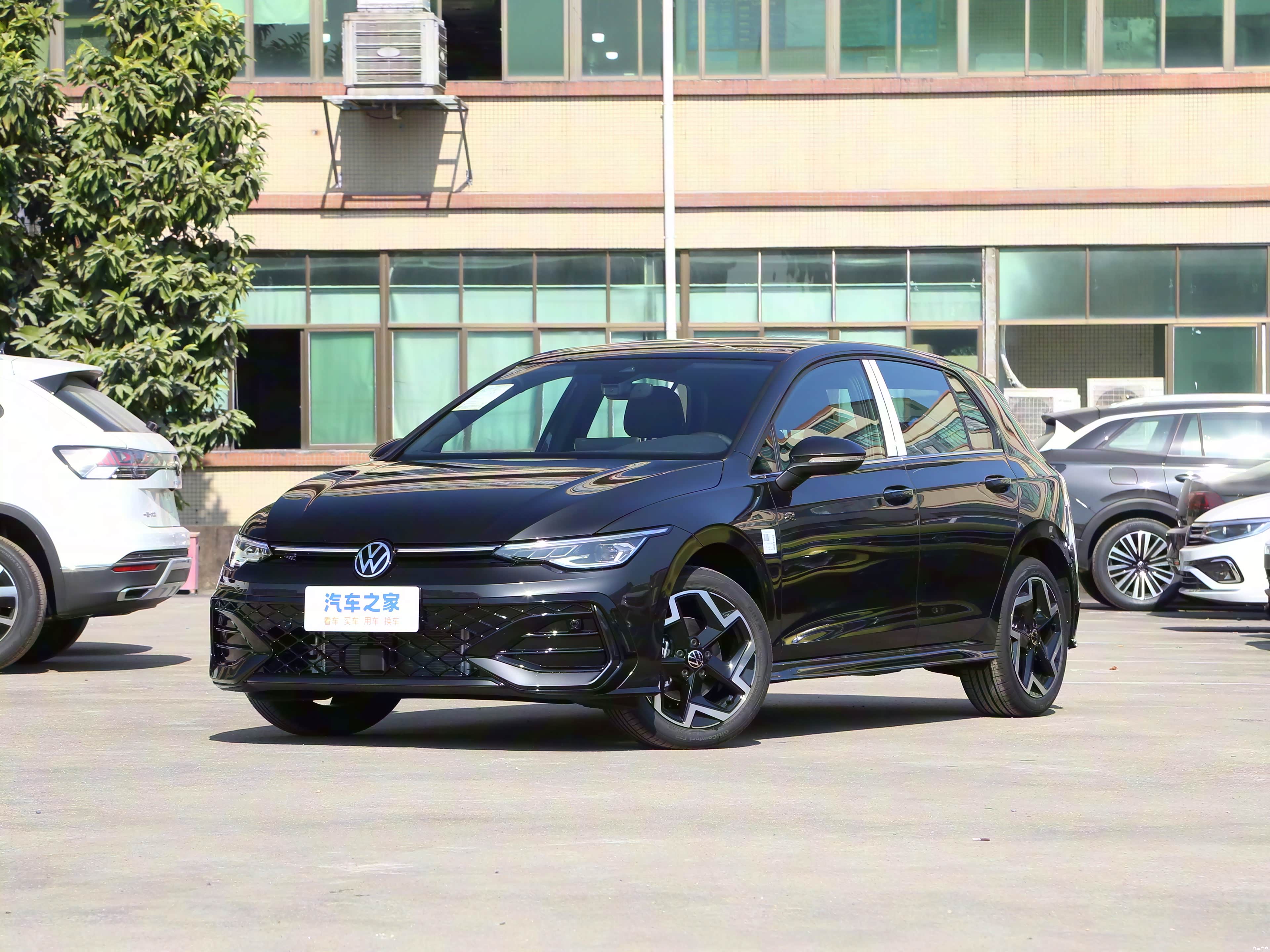 高尔夫 2025款 300TSI R-Line 大众 1/40张图片大全_汽车外观图库-汽车之家