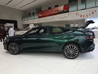 MG7 2025款 1.5T 300 DCT优雅版 名爵 28/32张图片大全_汽车外观图库-汽车之家