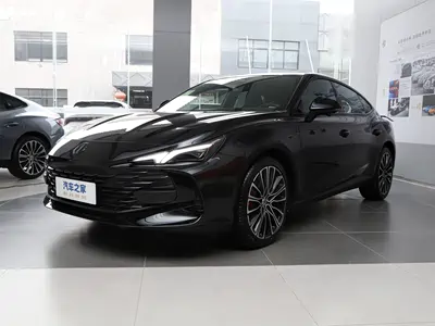 MG7 2025款 2.0T 405 AT奢享版 名爵 1/7张图片大全_汽车外观图库_墨玉黑-汽车之家
