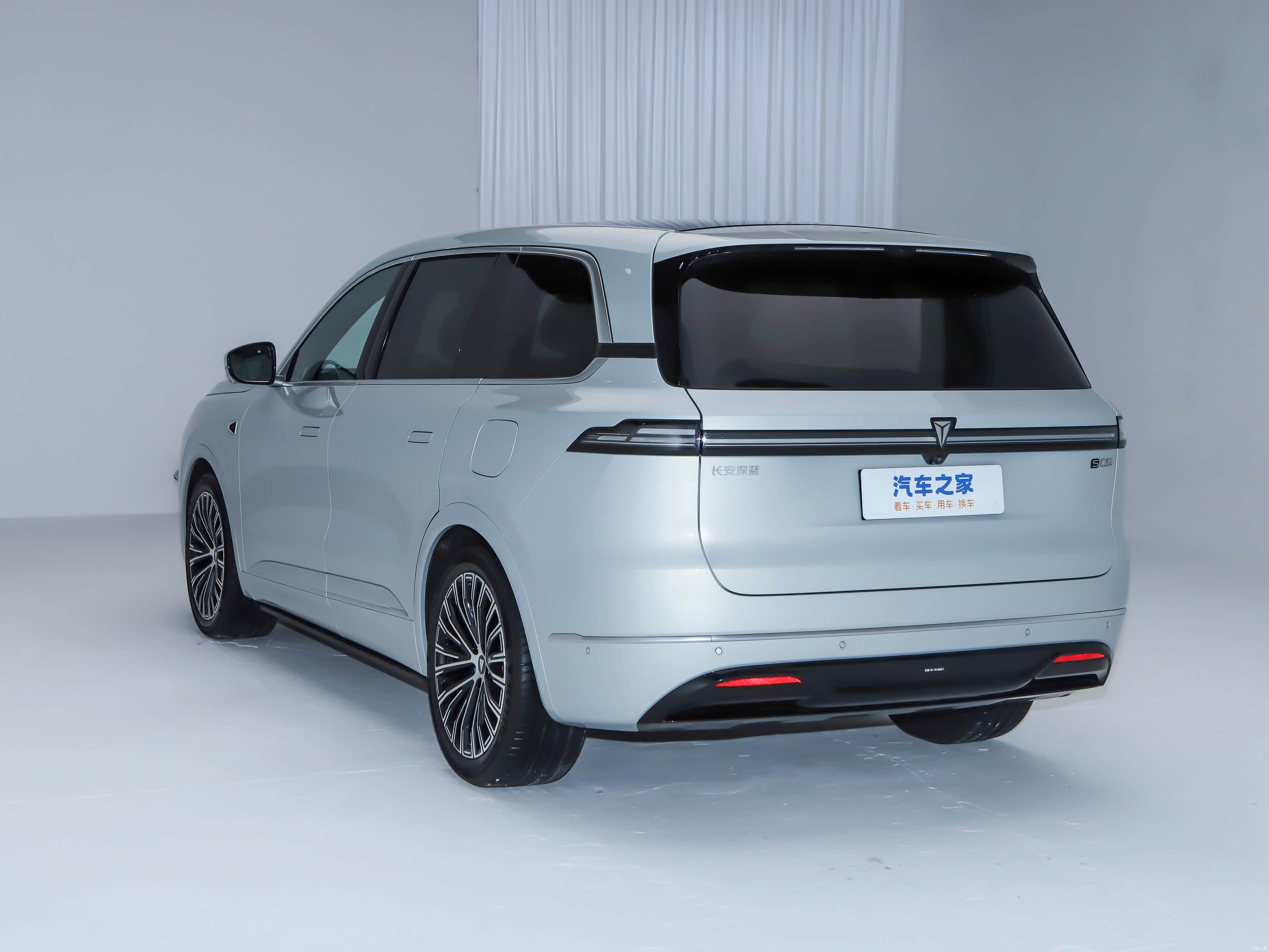 深蓝S09 2025款 四驱Ultra+ 高定版 深蓝汽车 21/59张图片大全_汽车外观图库-汽车之家
