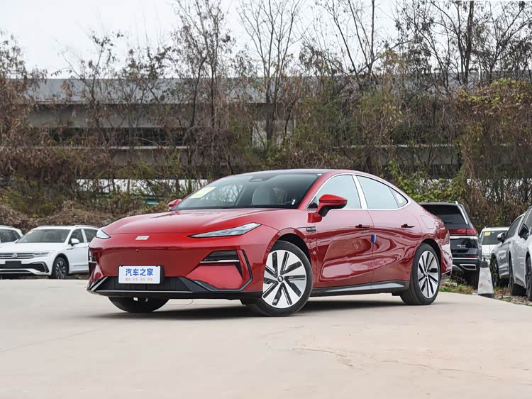 配骁龙8295智能座舱 吉利银河E8龙腾版上市 16.58万元起_车家号_发现车生活_汽车之家