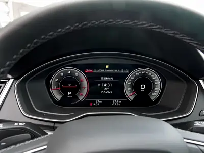 奥迪Q5L Sportback 2025款 quattro 45周年典藏版 40 TFSI 时尚型 奥迪 18/50张图片大全_汽车内饰图库-汽车之家