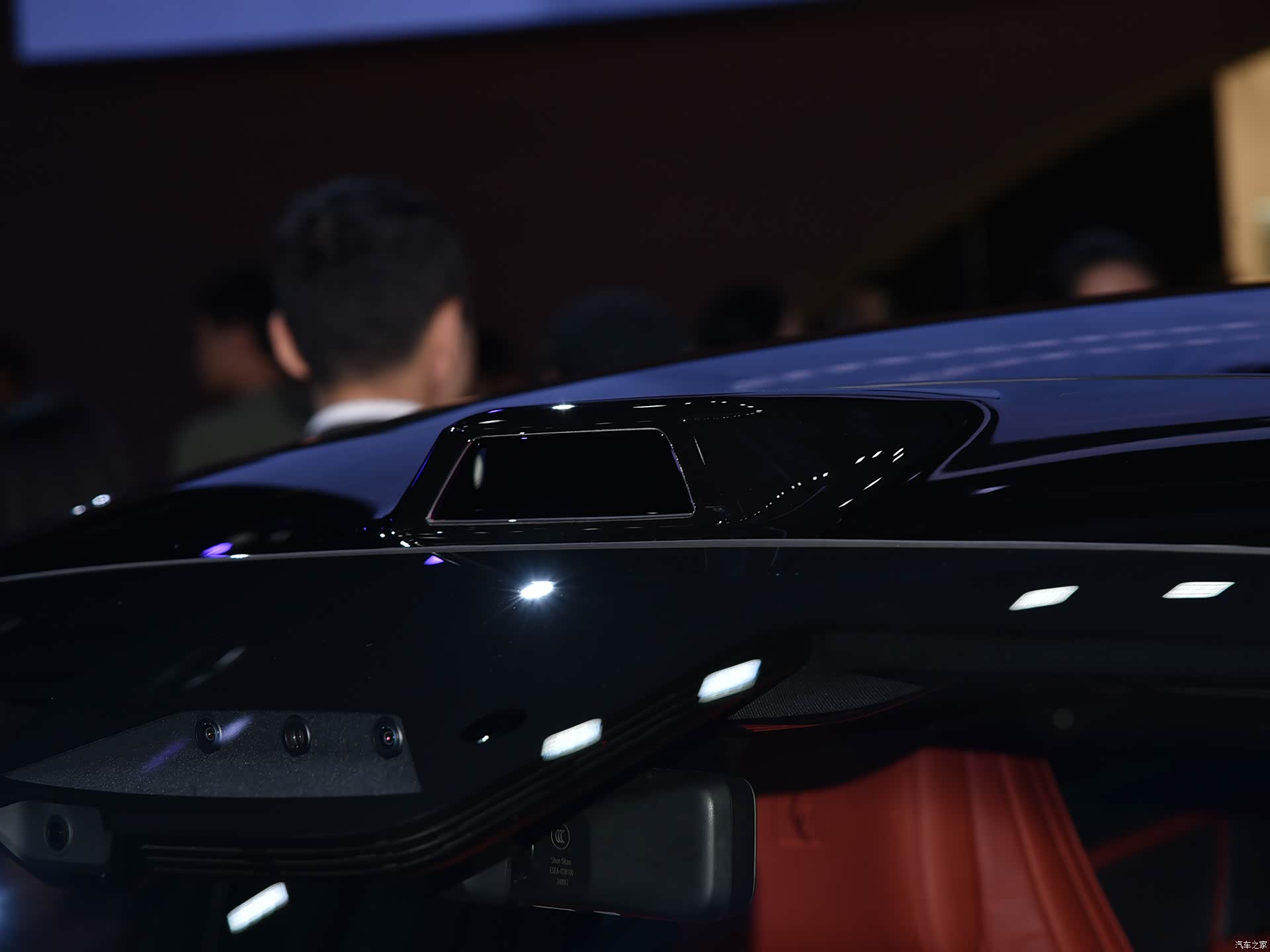 仰望U7 2025款 PHEV 五座豪华版 仰望 69/73张图片大全_汽车车展图库-汽车之家