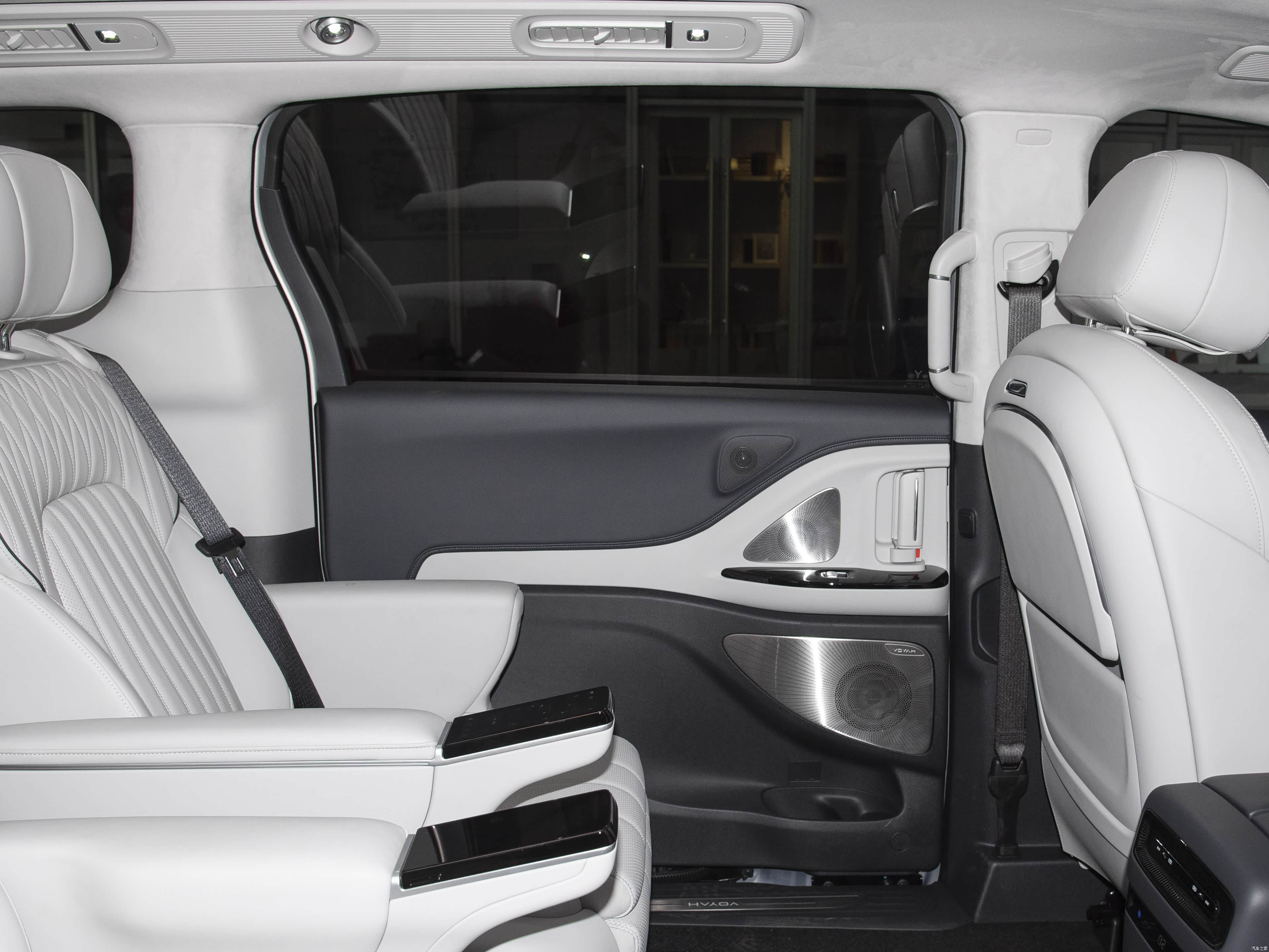 岚图梦想家 2025款 PHEV 四驱旗舰乾崑版 岚图汽车 62/99张图片大全_汽车座椅图库-汽车之家