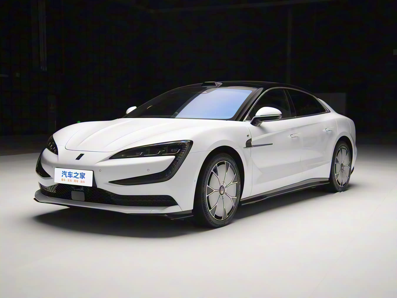 【图】仰望U7 2025款 纯电 四座版报价_图片_仰望_汽车之家