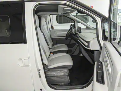 大拿M1 2025款 M1 长轴低顶 营运版 64kWh 9座 上汽大通MAXUS 28/41张图片大全_汽车座椅图库-汽车之家