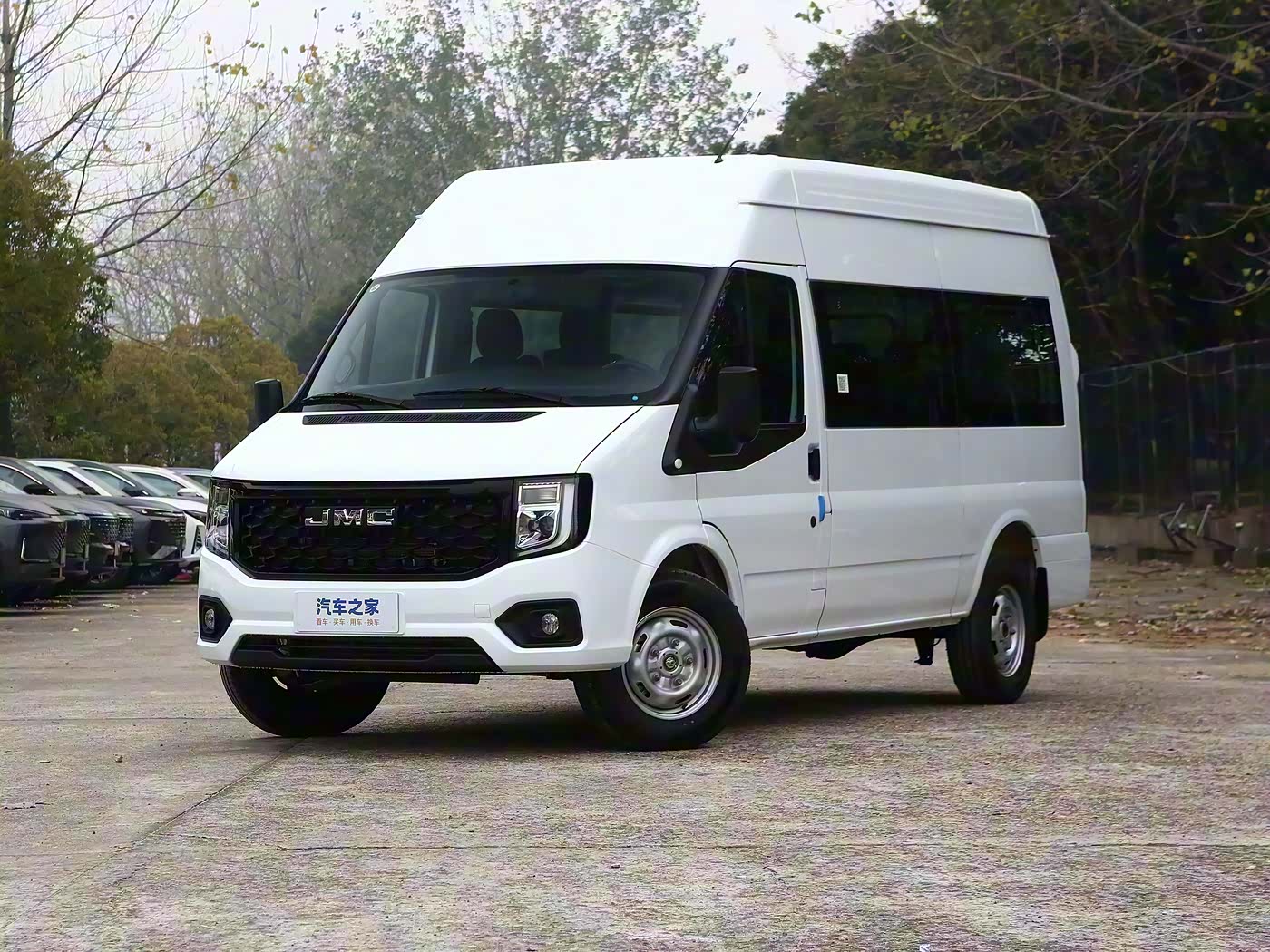 江铃福顺 2025款 2.0T 8AT柴油中轴低顶商运型多功能乘用车5/6座 江铃 1/1张图片大全_汽车外观图库-汽车之家